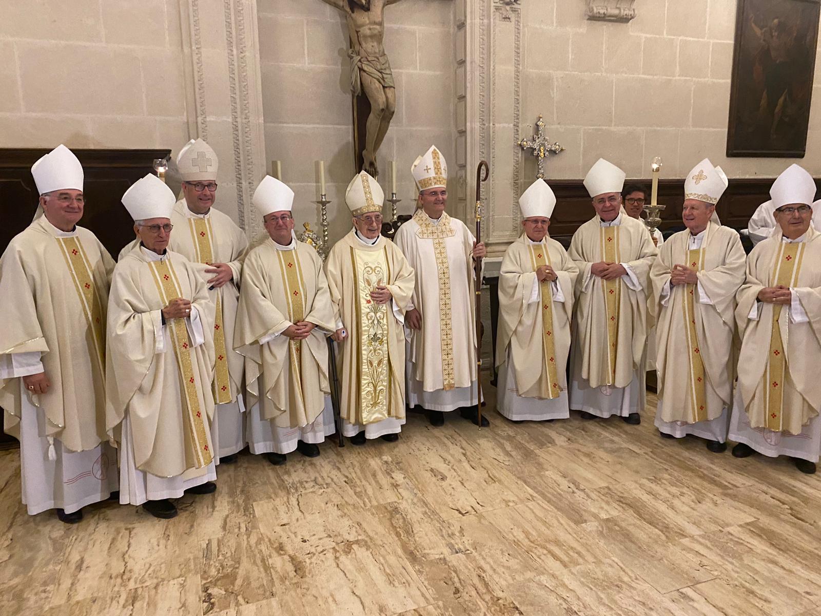 Celebración en Alicante de las Bodas de Oro Episcopales de don Victorio ...