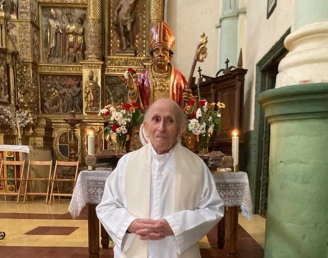Homenaje de San Martín del Río a don Félix Bruna, párroco durante 56 ...